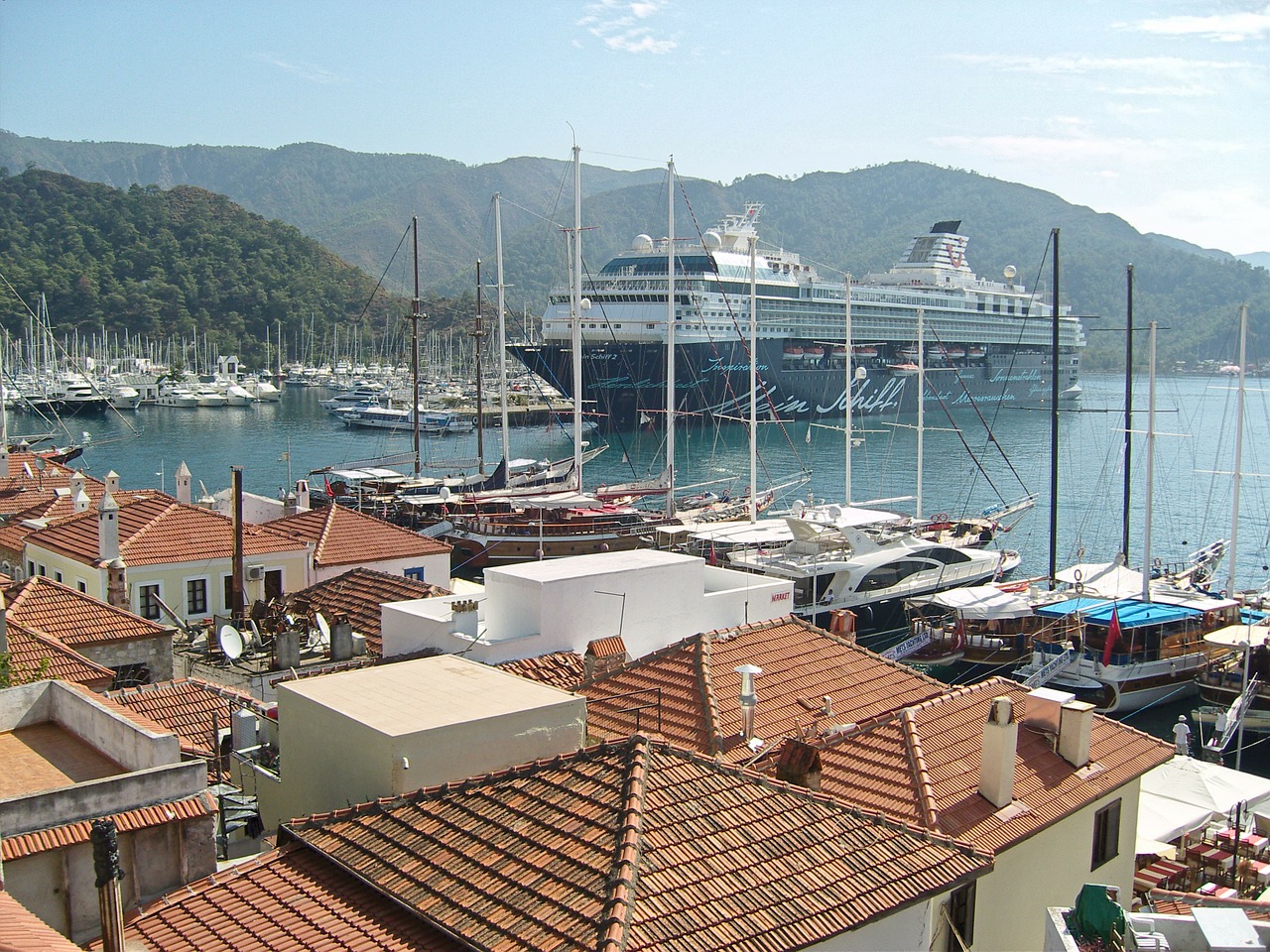 Cruise industry must help solve over-tourism - The "Good Tourism" Blog